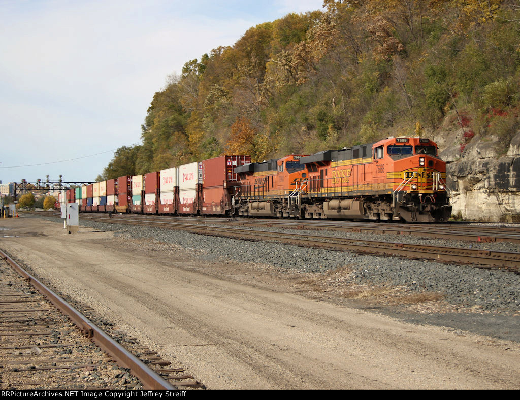 BNSF 7688